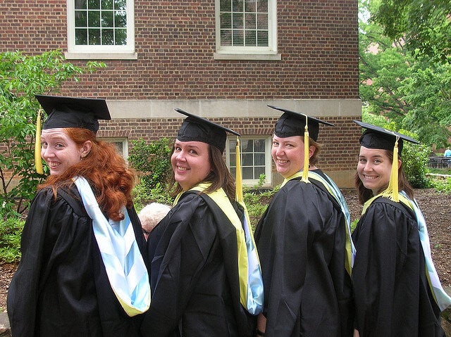 7 Timeless Graduation Photo Poses - Printique, An Adorama Company